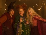 Hocus Pocus 2 Bts Photo Shows How Sanderson Sisters Flying Is Filmed