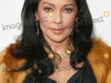 Photos And Pictures Amel Larrieux And Daughter Sky Arriving At