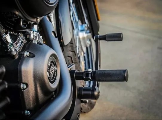 Street Bob (FXBB, FXBBS) & Low Rider (FXLR, FXLRS) Forward Control Kit ...