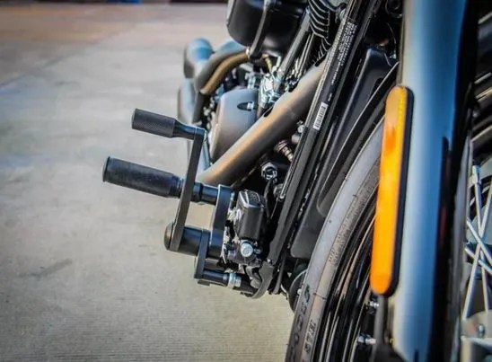 Street Bob (FXBB, FXBBS) & Low Rider (FXLR, FXLRS) Forward Control Kit ...