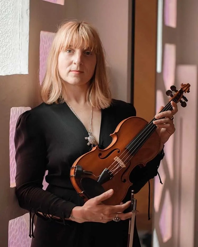 How Violinists Use Technology to Explore New Sounds | Strings Magazine