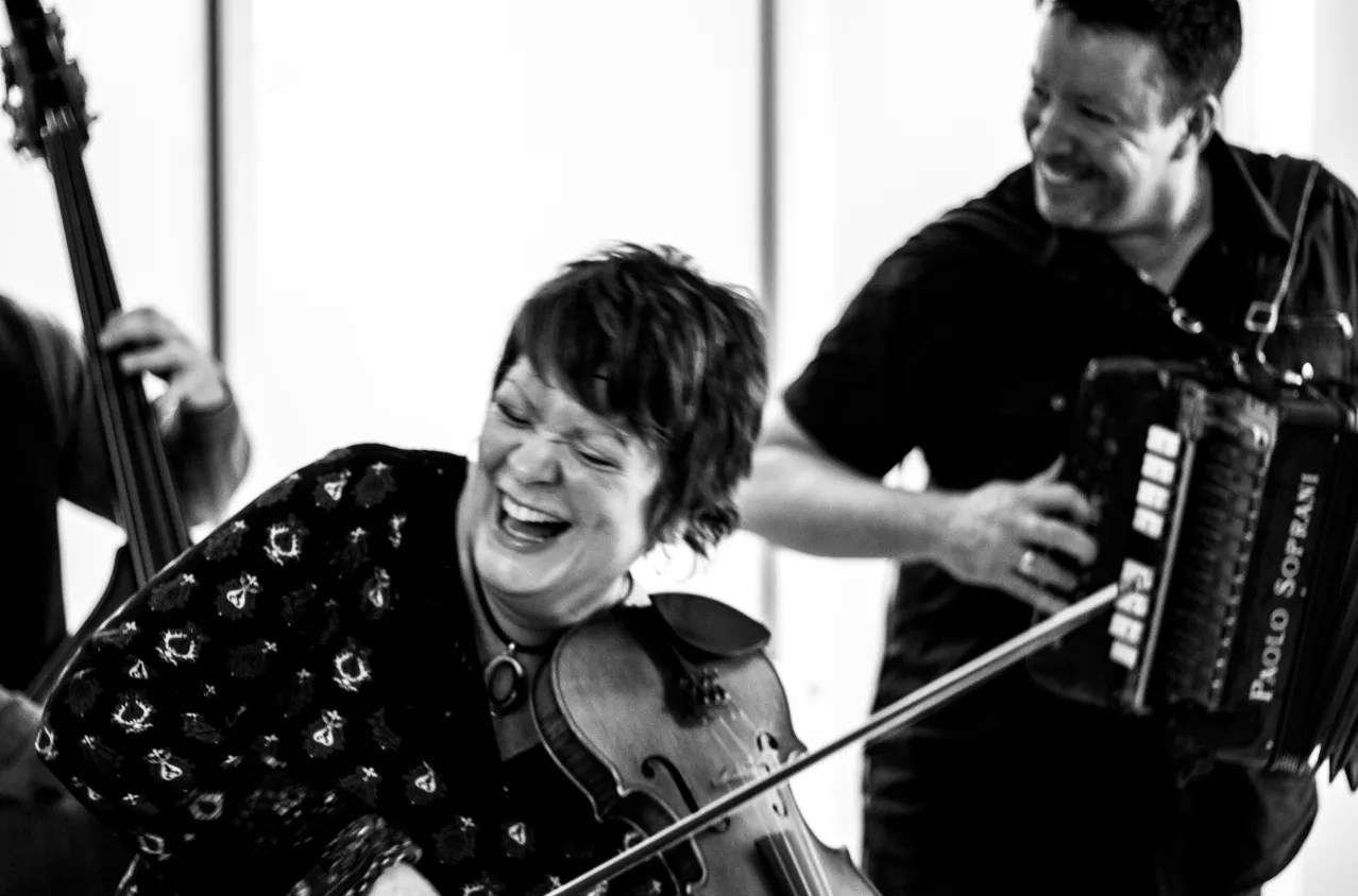 Fiddler Eileen Ivers Releases ‘Beyond the Bog Road’ | Strings Magazine