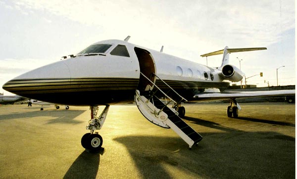 Gulfstream III - Studio Jet Executive Aircraft Charter