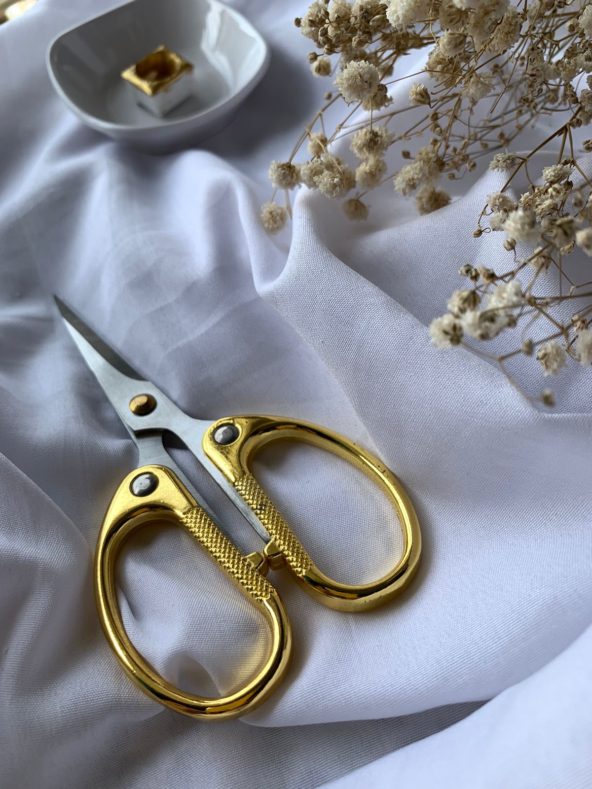 Vintage Golden Scissors – StuScripts