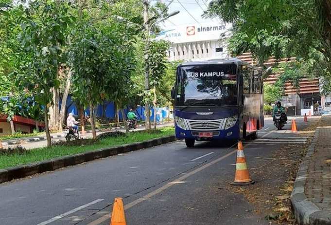 Bus Kampus Undip Siap Antar-Jemput Warga Kampus Secara Gratis ...