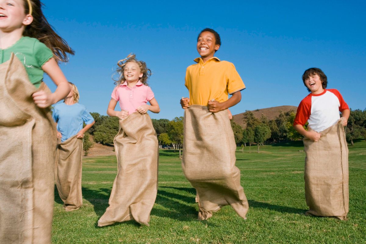 19 Kids Backyard Obstacle Course Ideas