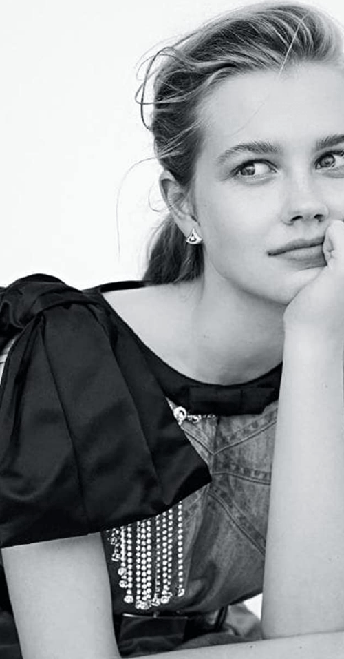 Senior Year Movie Actors Cast, Director, Producer, Roles, Box Office ...