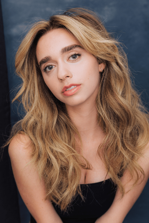 Falling for Christmas Movie Actors Cast, Director, Producer, Roles, Box ...