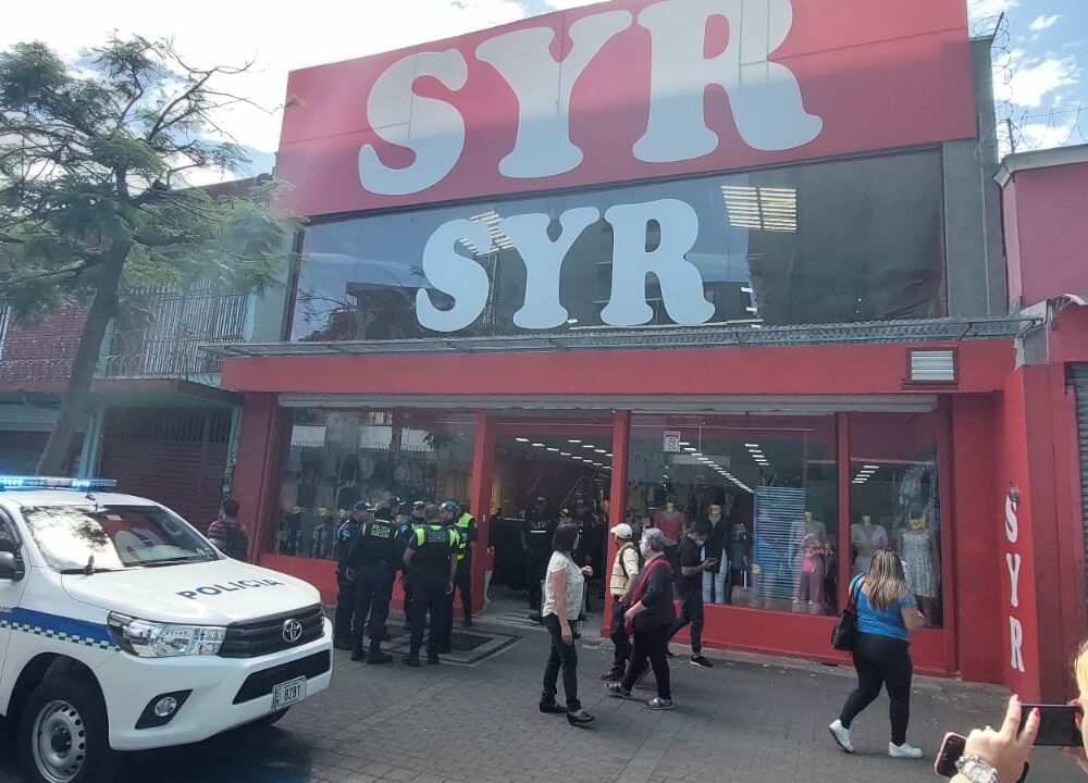 Comité de solidaridad con los y las trabajadoras de tiendas SYR ...
