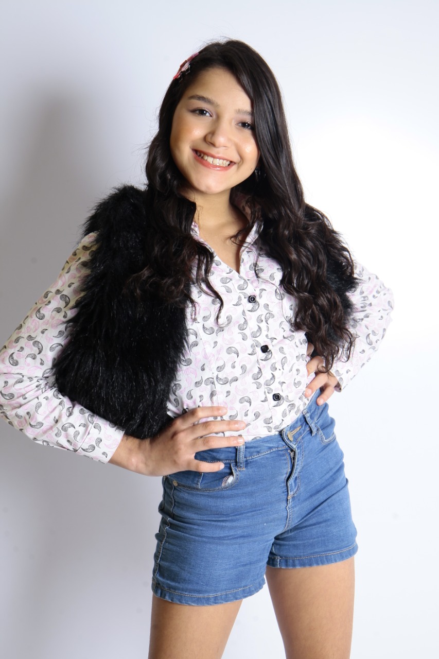 Modelo mirim, Emilly Nunes dá dicas para quem sonha em ser modelo – Surgiu