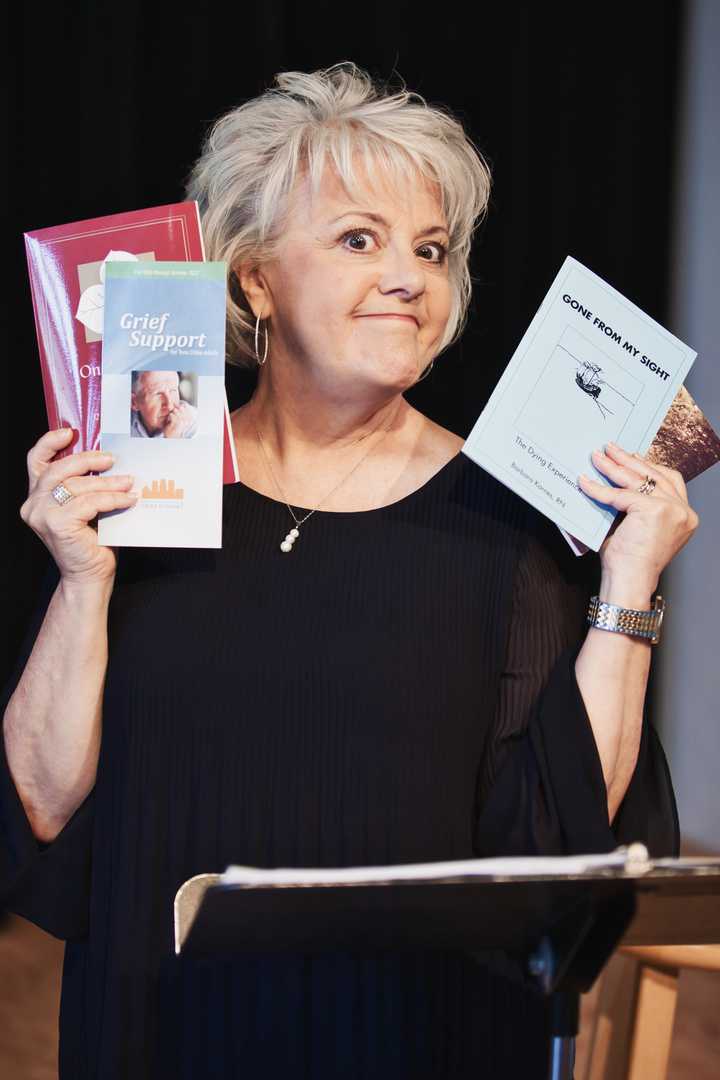 Death Becomes Me - Susan Hofflander