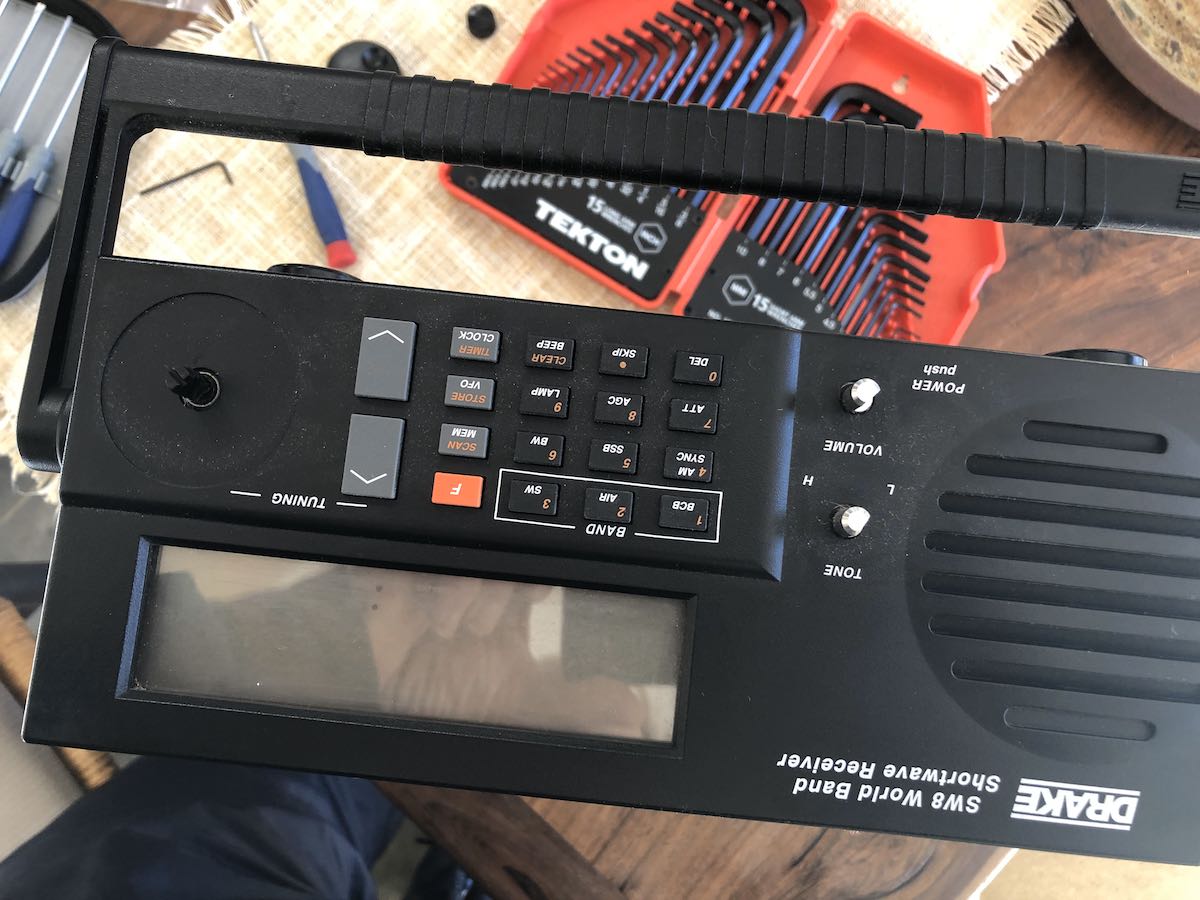 Replacing the keypad on my Drake SW8 | The SWLing Post