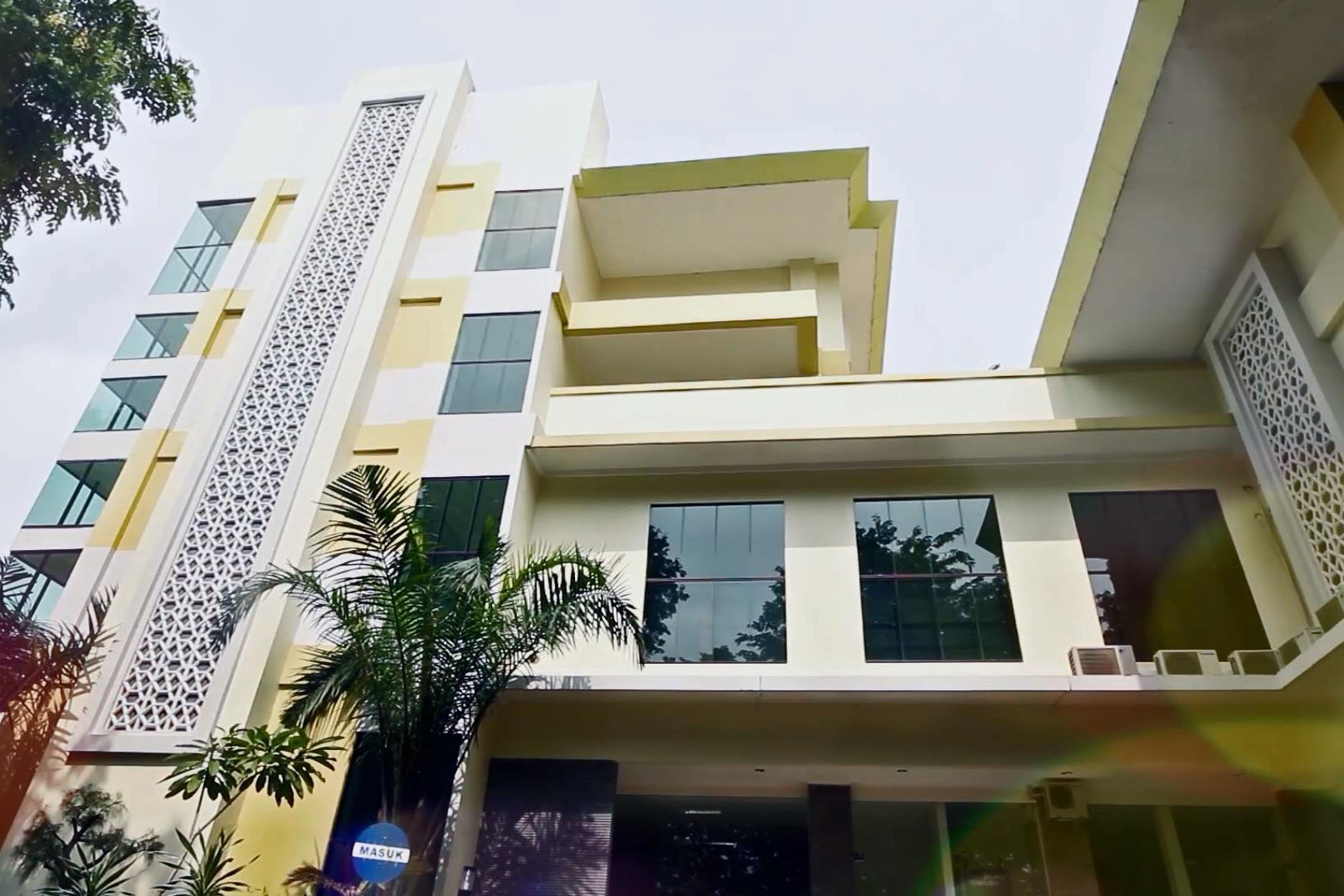 Mengenal Universitas Sebelas Maret (UNS) - Tambah Pinter