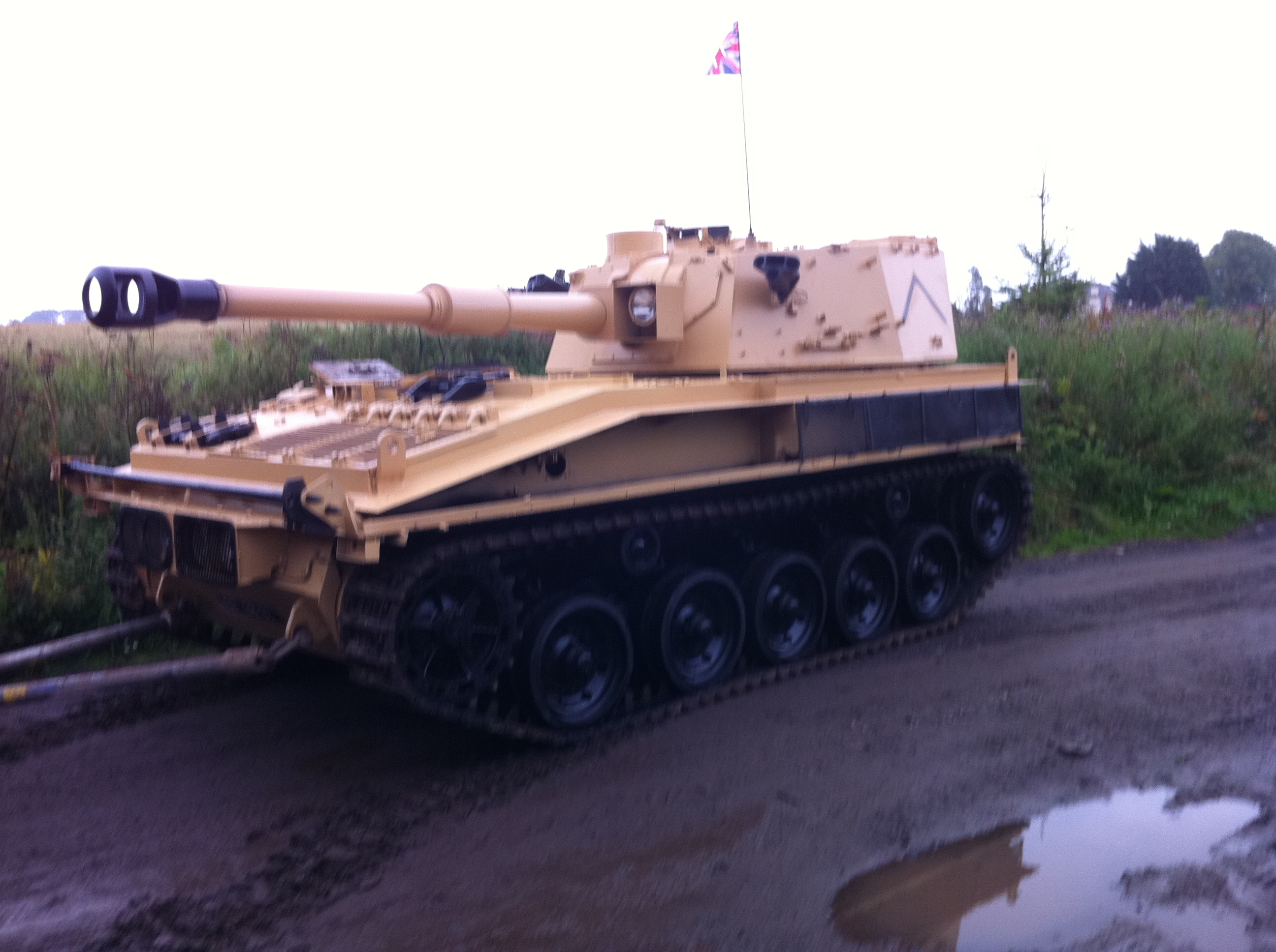 Abbott Self Propelled Gun :: Tank Driving Scotland