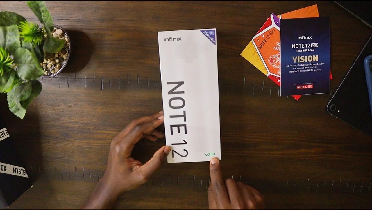 Infinix NOTE 12 VIP Unboxing; 120W Crazy Fast Charging, 120Hz AMOLED ...