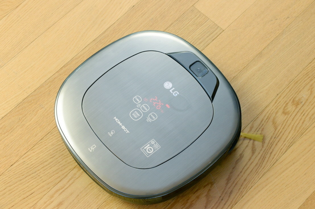 LG HOM-BOT Turbo+ Cleans & Monitors Your Home via Your Smartphone # ...