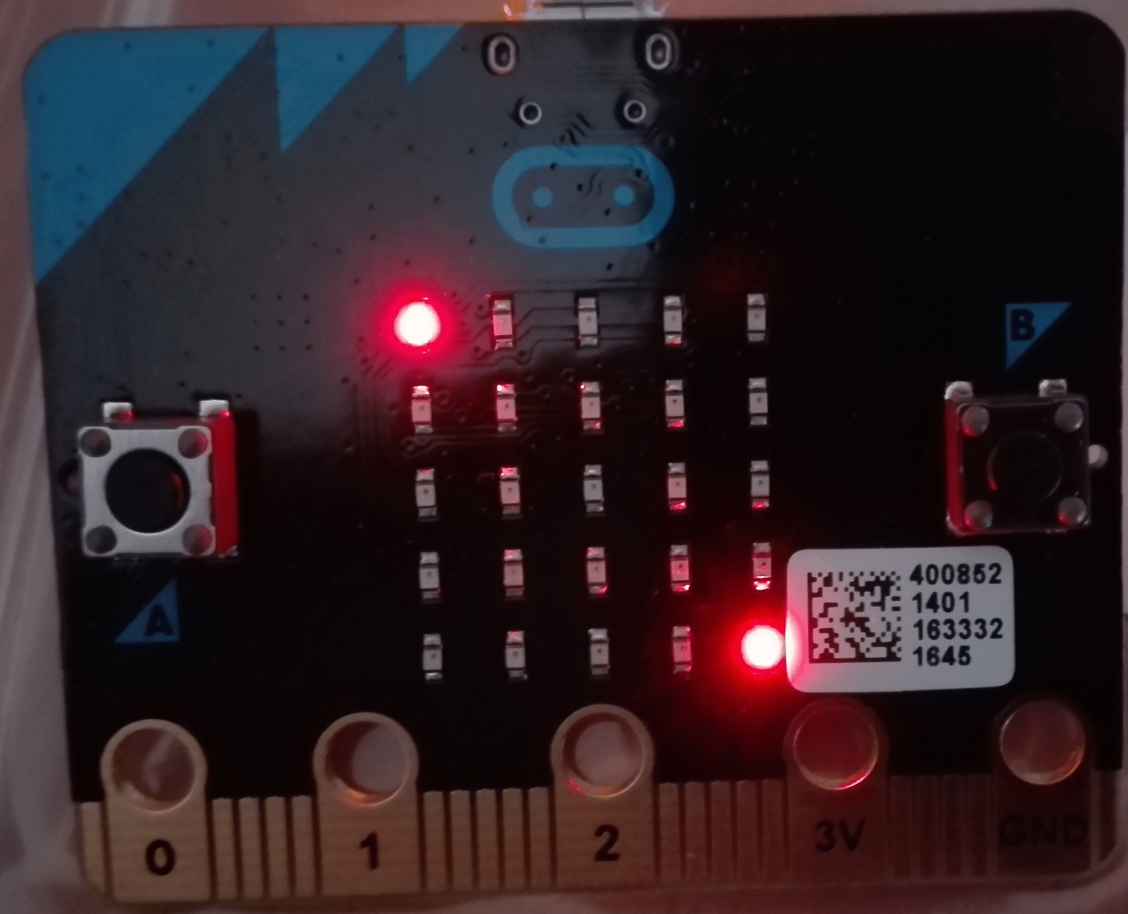 Micro:bit MicroPython: Turning on and off the LEDs of the matrix ...