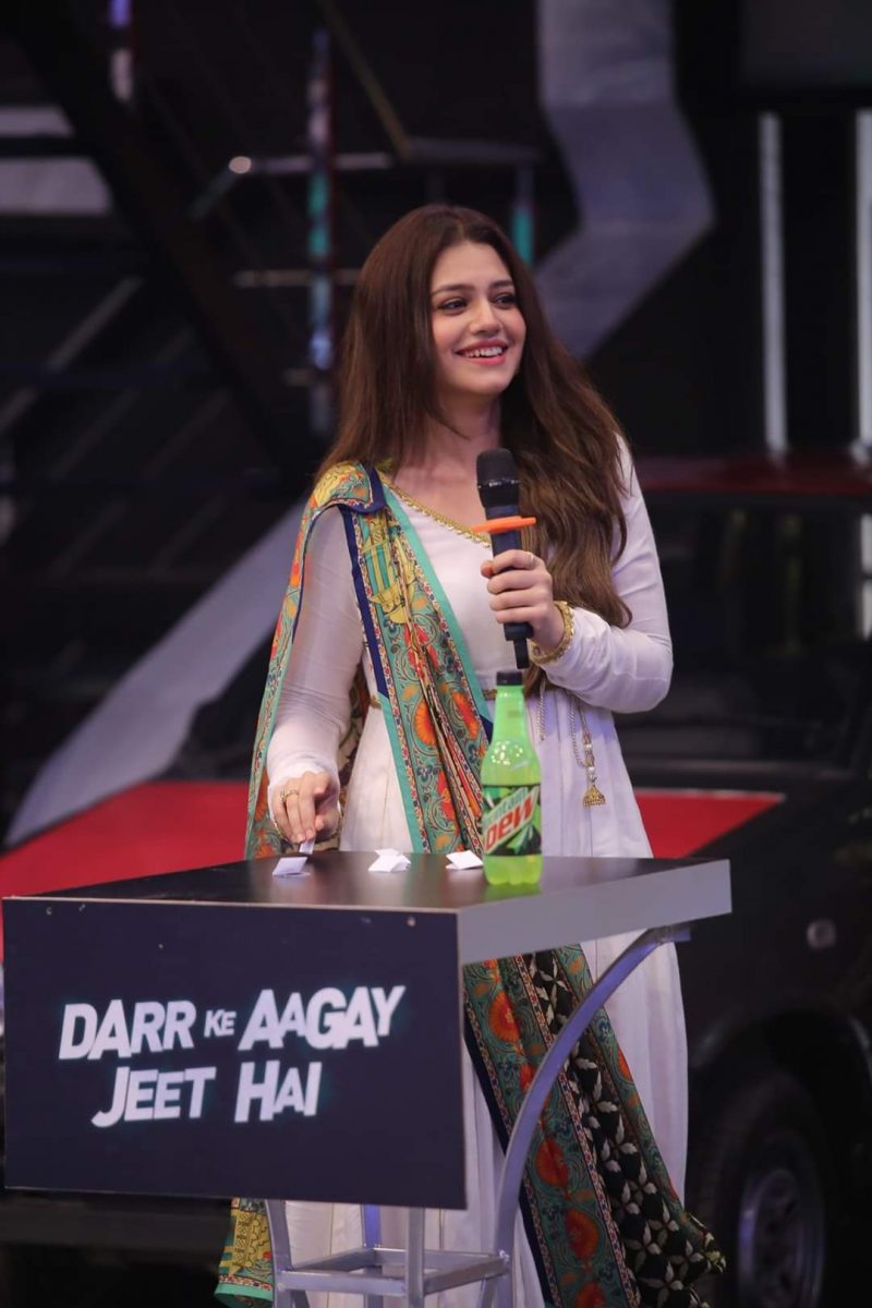 Beautiful Couple Zara Noor Abbas and Asad Siddique in Jeeto Pakistan ...