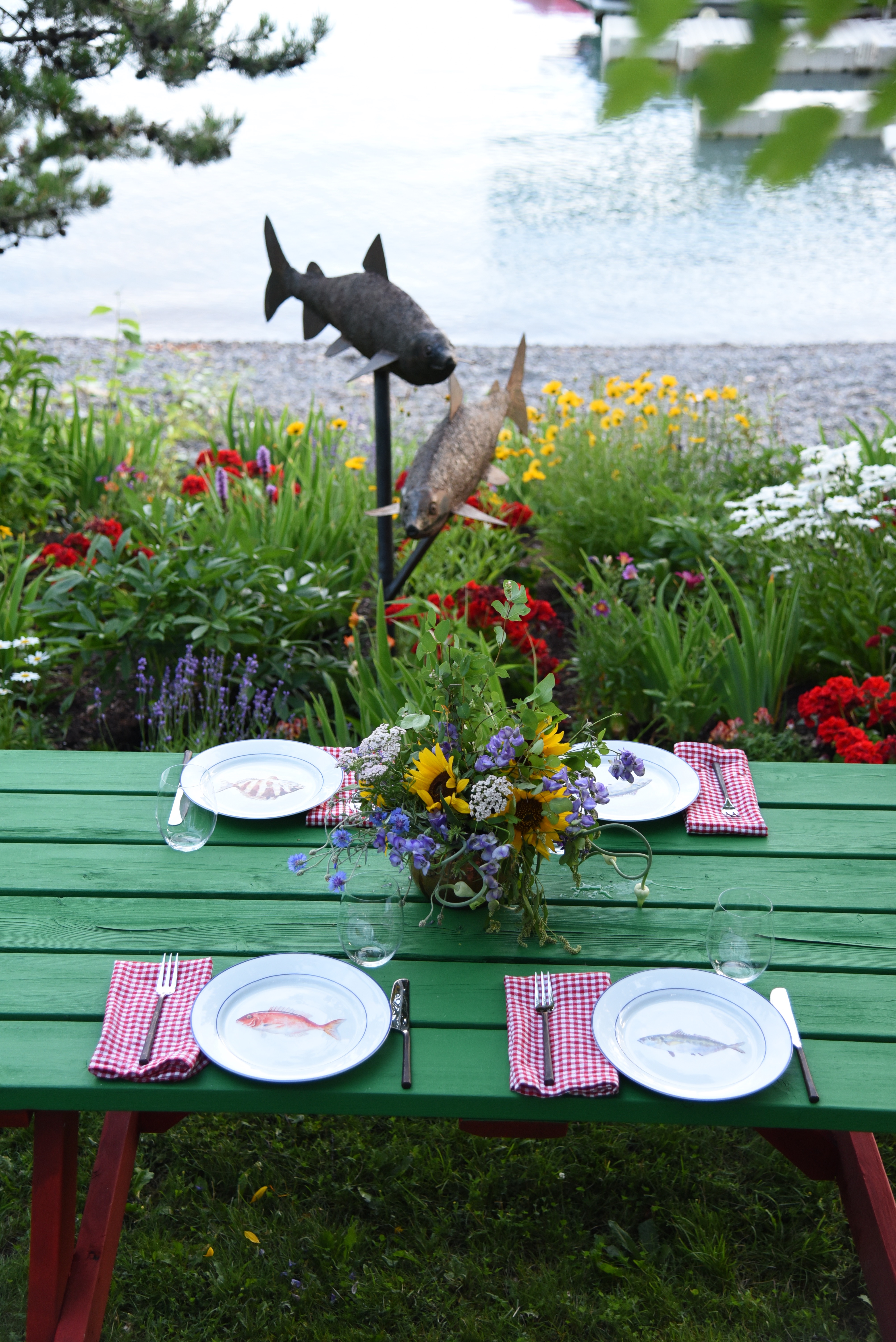 The Every Hostess - Dinner by the lake - The Every Hostess