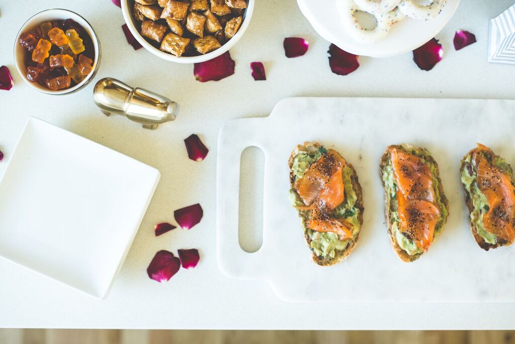 The Every Hostess - Hosting a bachelor viewing party - The Every Hostess