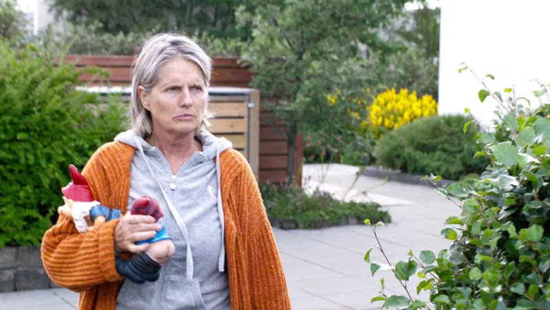 Under the Tree (2017) Cinema Review