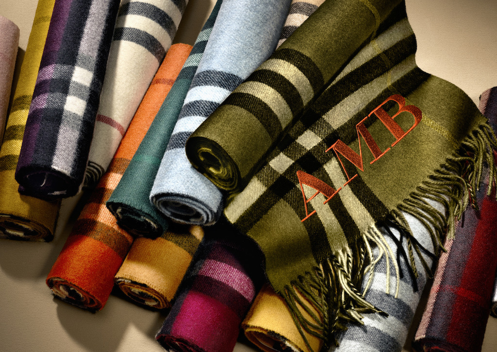 Burberry presenta el Scarf Bar