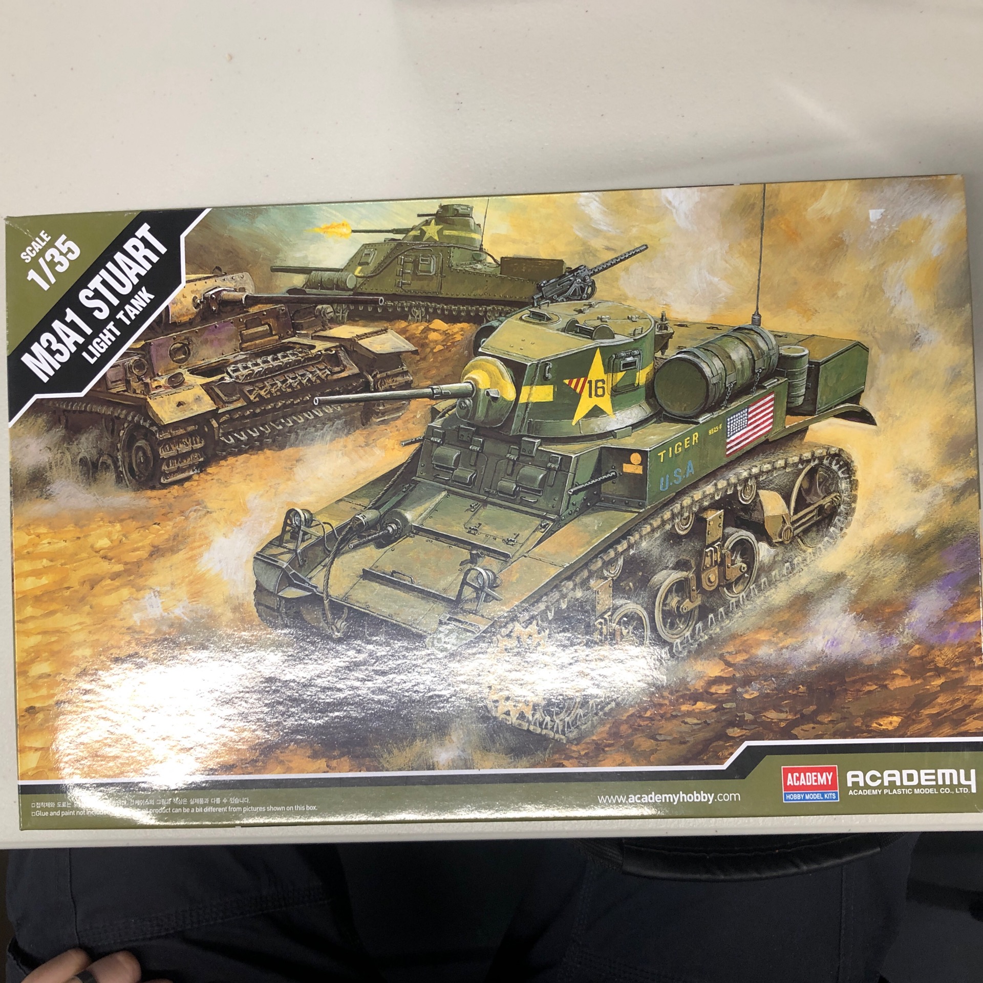Academy 13269 1/35 U.S. M3A1 Stuart LightTank Plastic Model Kit - The ...