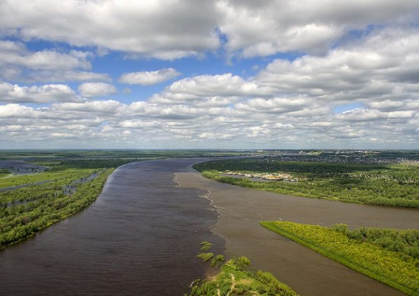 14 Astonishing Places Where Two Rivers Merge Into One