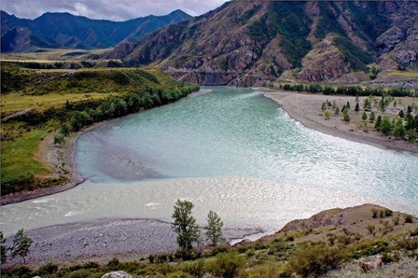14 Astonishing Places Where Two Rivers Merge Into One