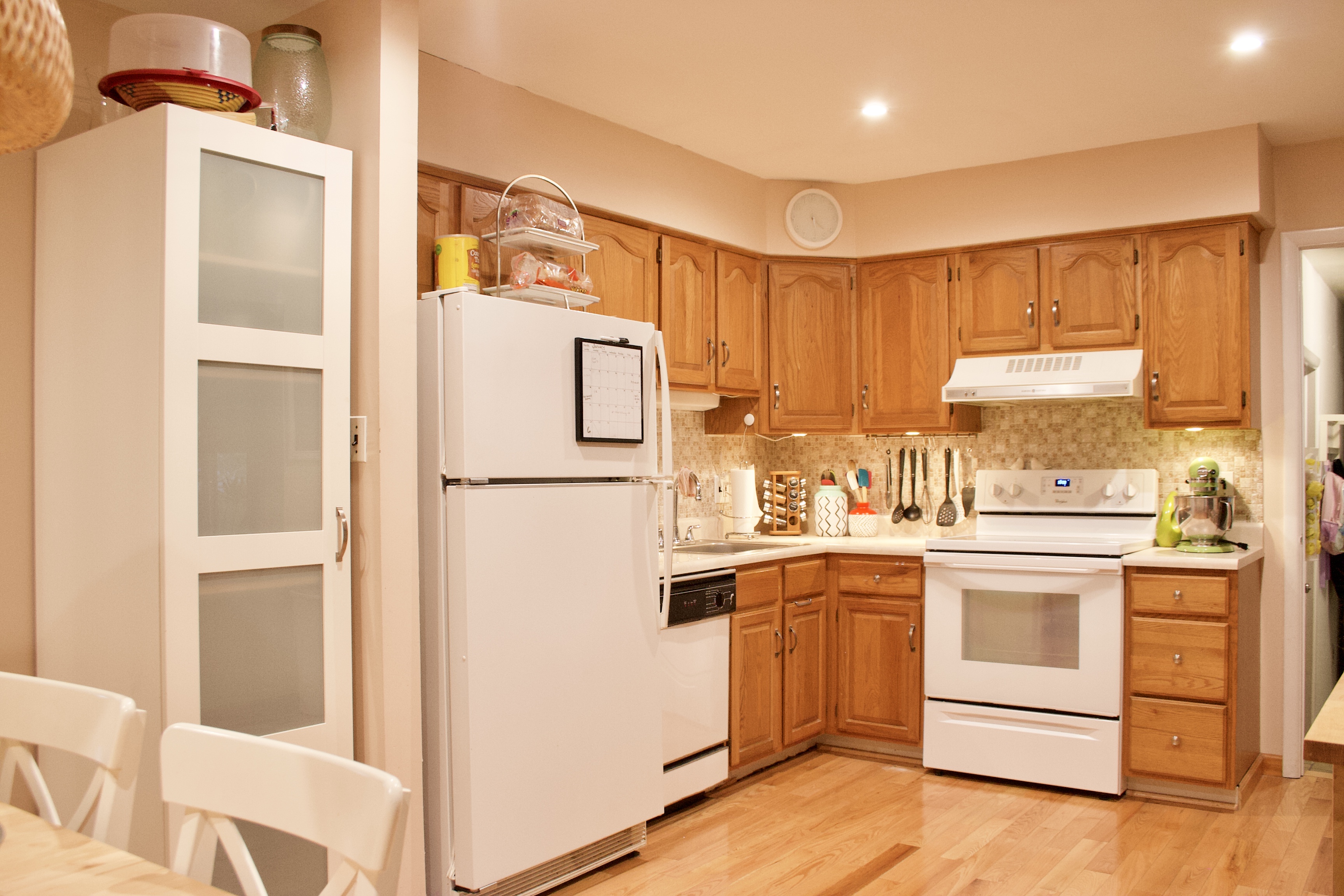 How to Paint your Kitchen Cabinets – Mom by Design