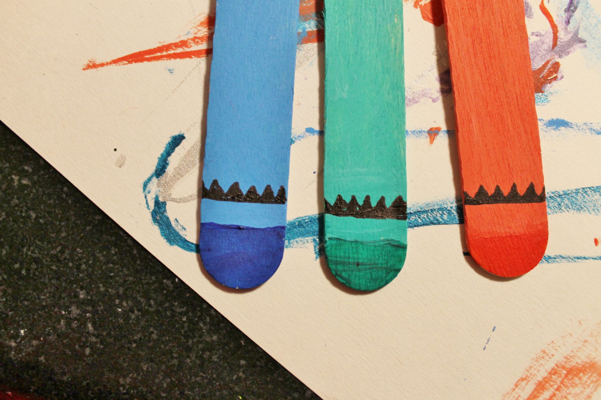 Craft Stick Crayon Craft – The Pinterested Parent