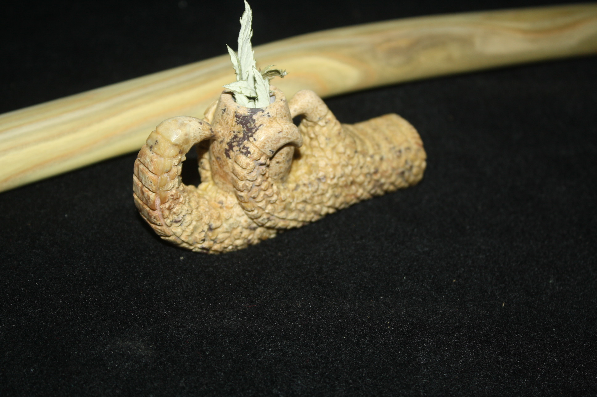 Rare Yellow Pipestone Eagle Claw Pipe w/ Matching Sumac Stem – Lakota ...