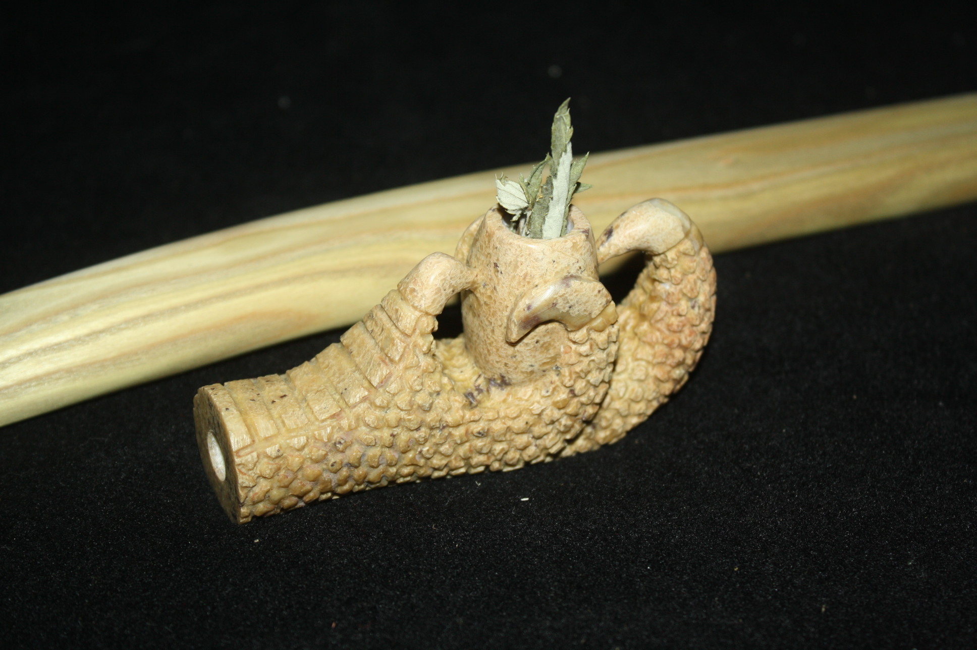 Rare Yellow Pipestone Eagle Claw Pipe w/ Matching Sumac Stem – Lakota ...