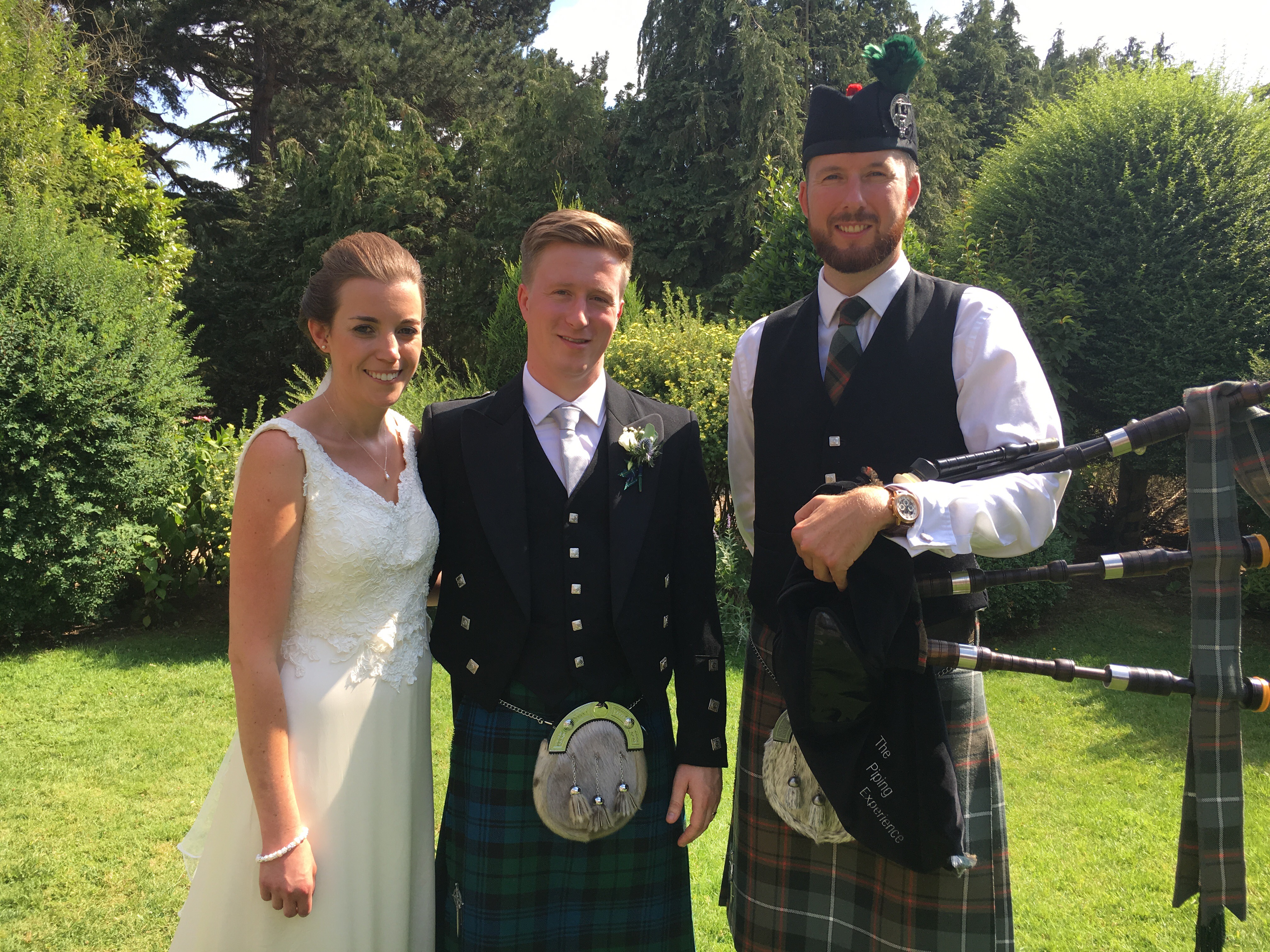 Images - Traditional Highland Piper for Hire | TPE