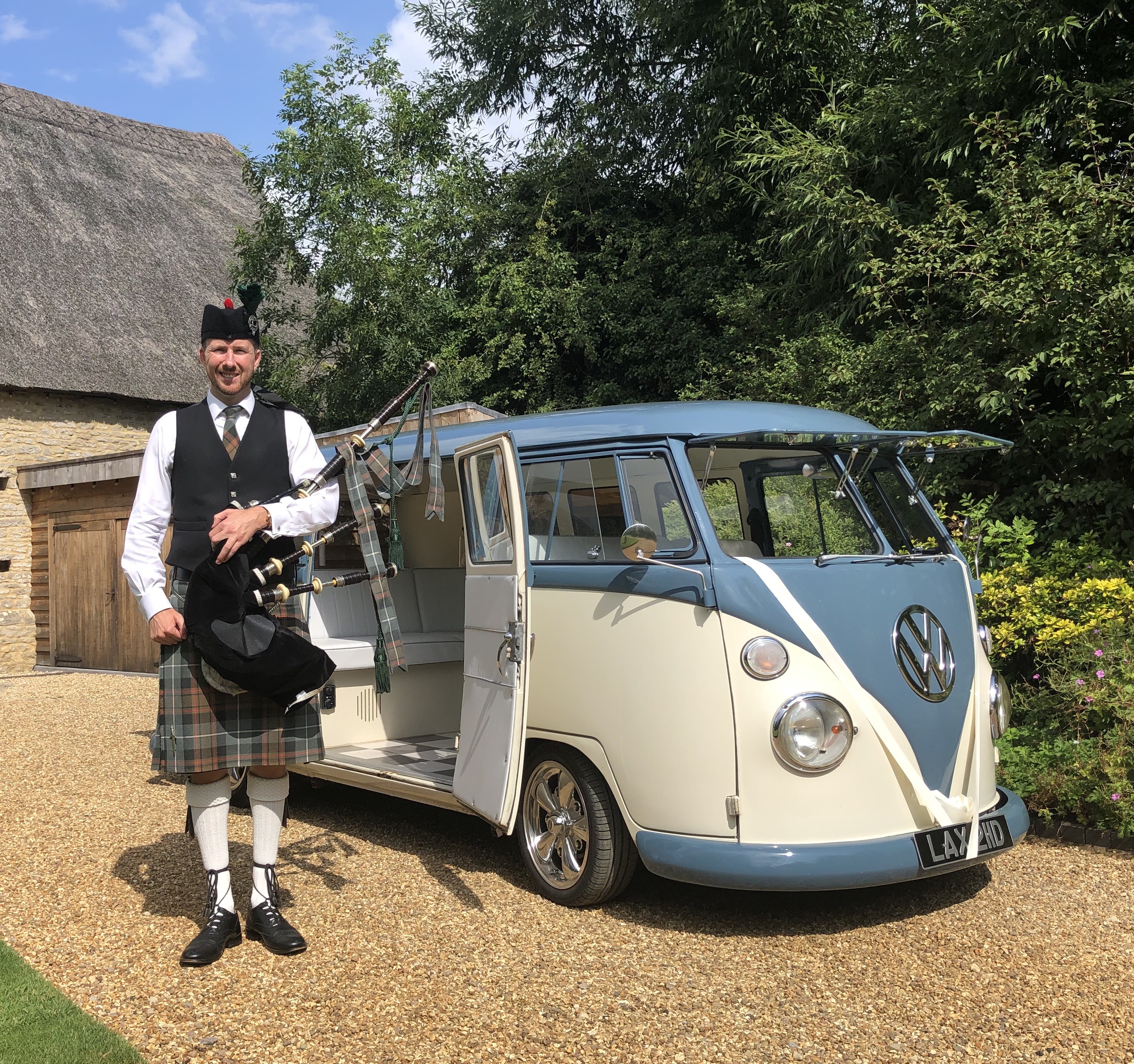 Images - Traditional Highland Piper for Hire | TPE