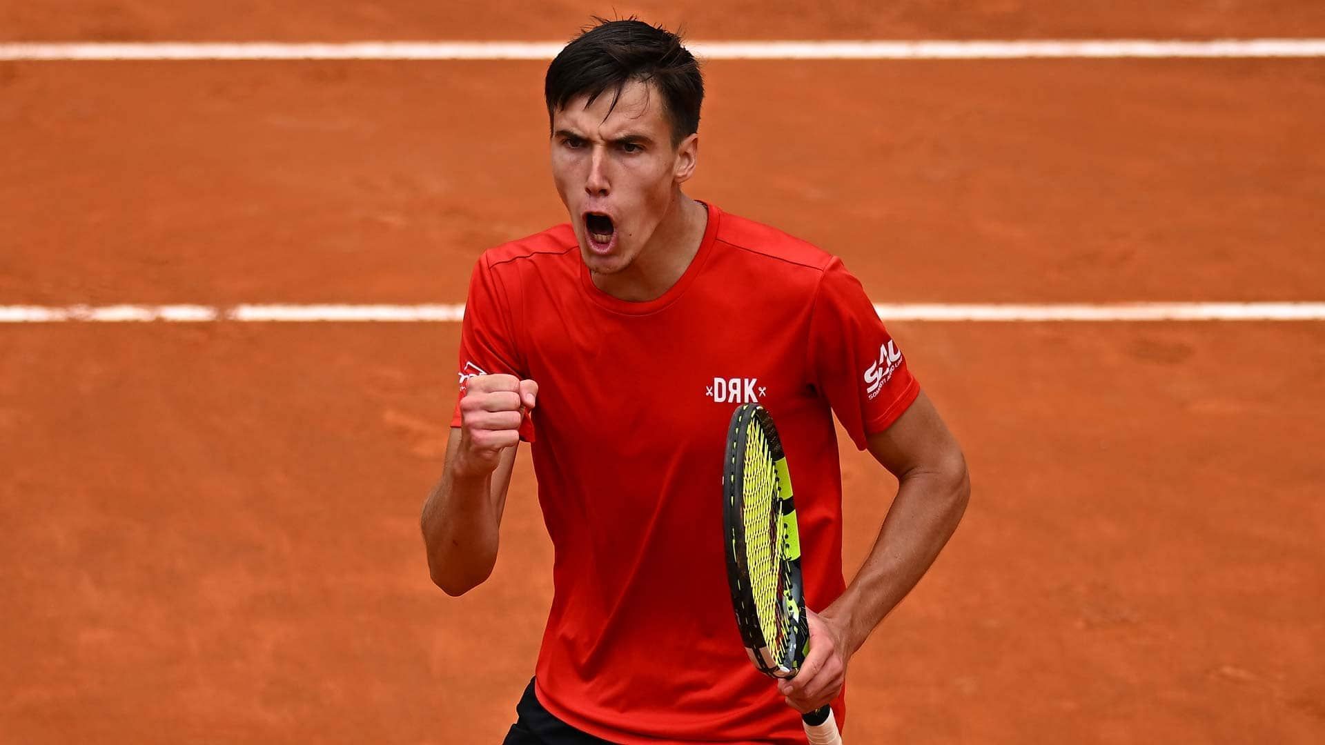 Fabian Marozsan Stuns Carlos Alcaraz In Third Round Of 2023 Italian ...