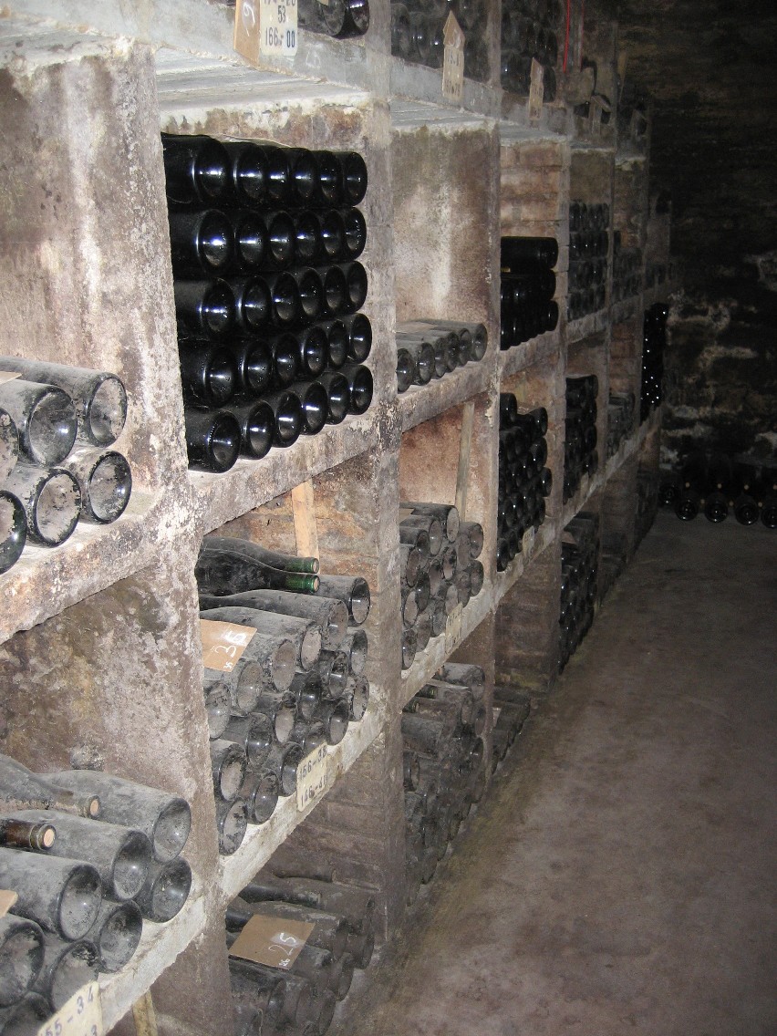 Wine Cellaring Per Box Per Month - The Wine Depository