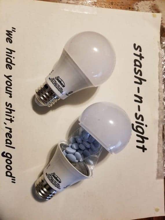 Fake Light Bulb Secret Stash - ThingsIDesire