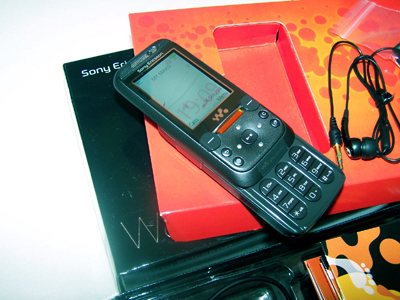 Unboxing Sony Ericsson W850i First Slider Phone – Thisbeast.com