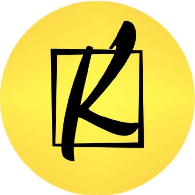 About K L E O Medium - Premium Light Texture Gallery - 4K