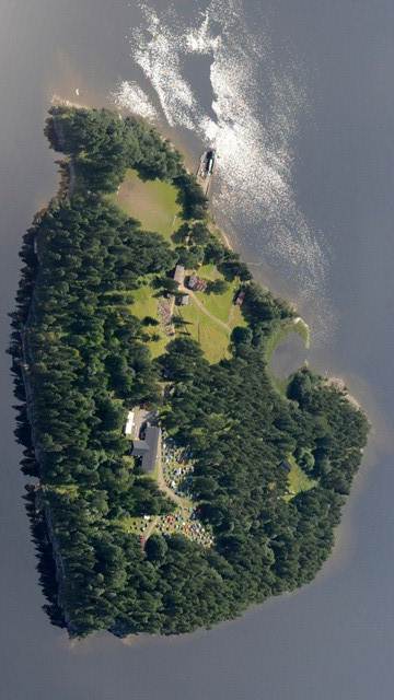 Utoya and Lanka: Two Pearl-shaped Islands | Thuppahi's Blog