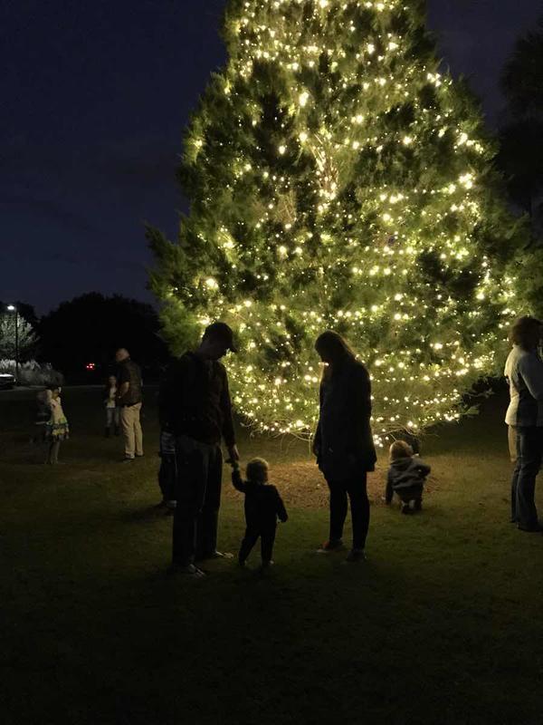 Seabrook Island Tree Lighting Festivities – Tidelines