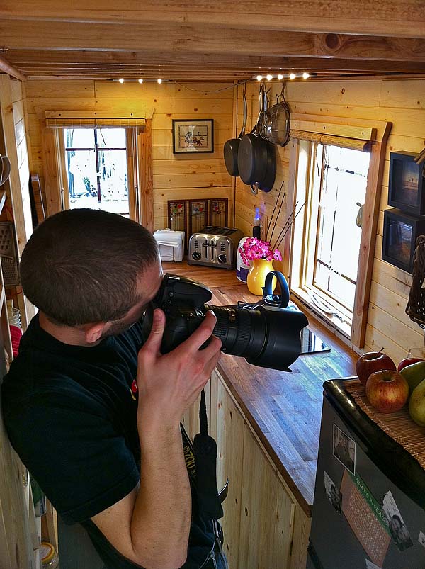 A Tiny Little House all made of Wood – with Everything You Need. | MK ...