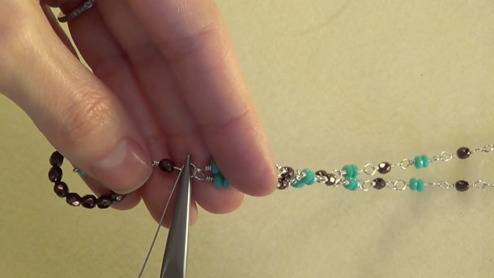 Best jewelry making classes: Create wearable art (2023)