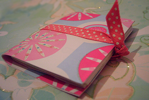 How to: Make your own mini story booklet | tom and jasmine