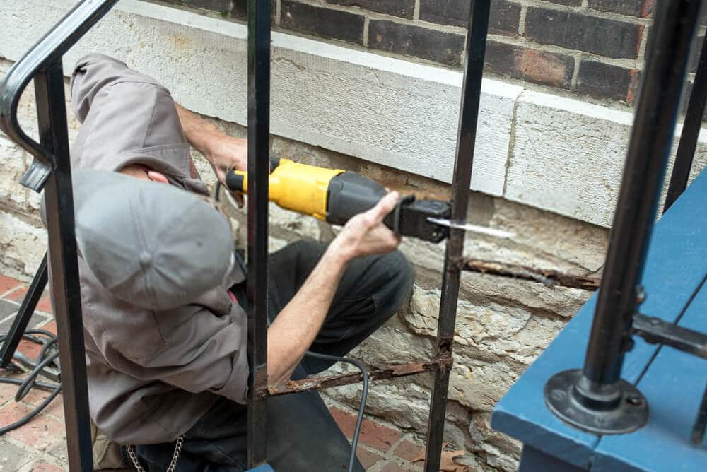 Cutting Straight Using a Reciprocating Saw – A Quick Guide