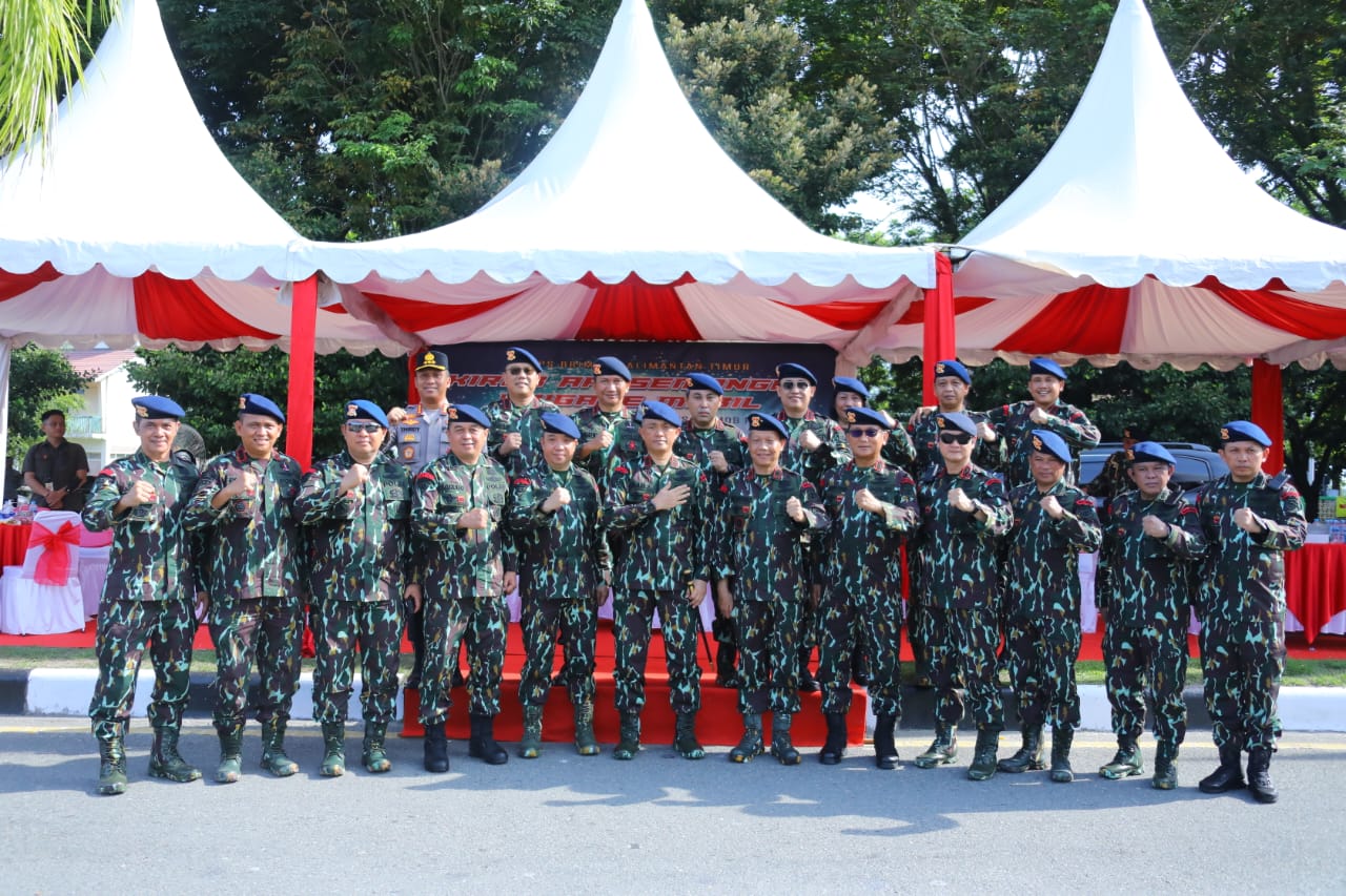 Kirab Api Semangat Brigade Mobil di Kota Balikpapan Dalam Rangka HUT ...