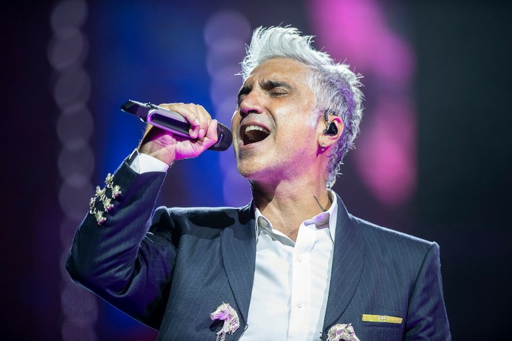 Cambian letra de la canción “Mátalas” de Alejandro Fernández