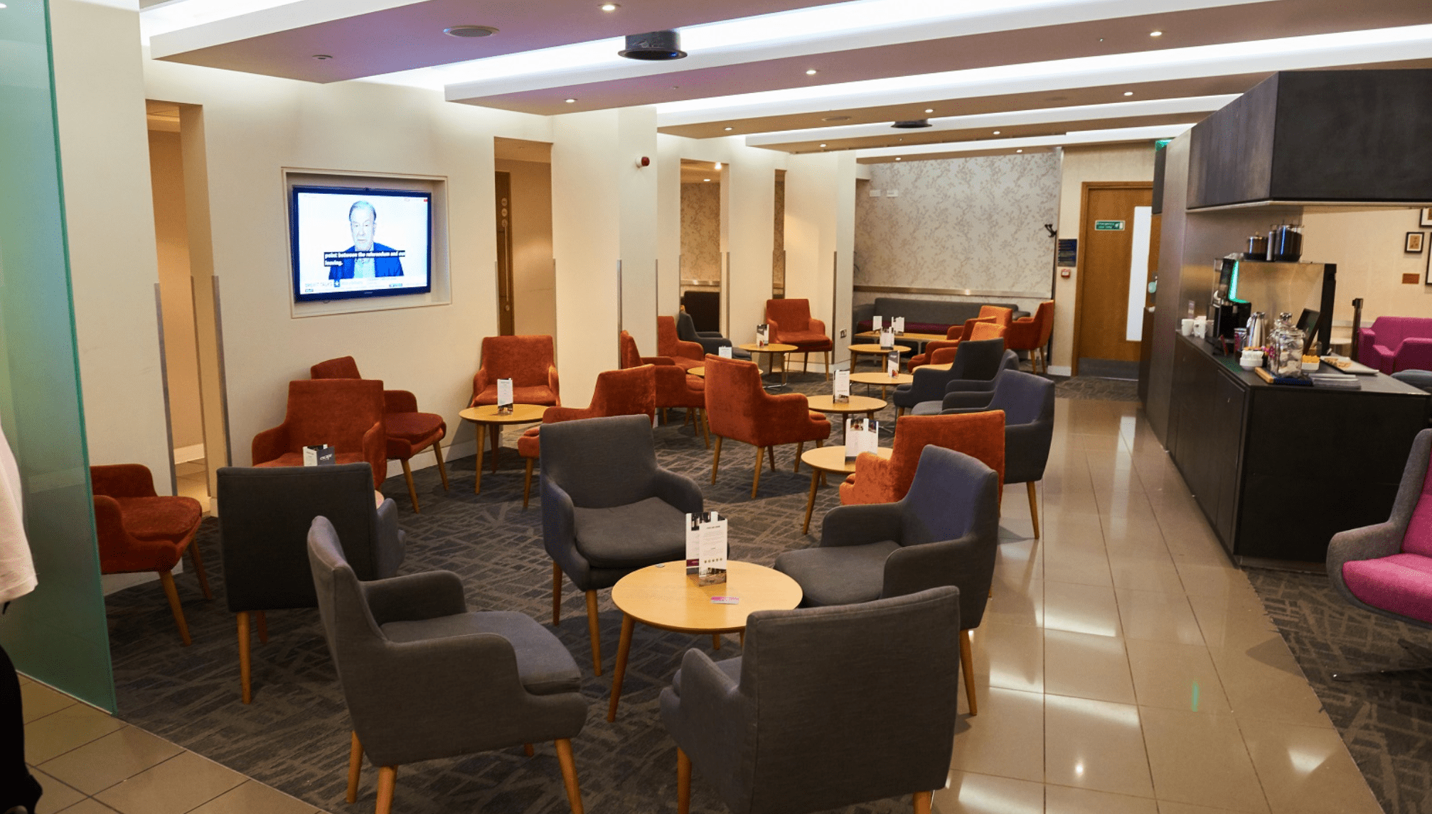 Escape Lounges Guide: (Cost and Locations) [2022] - UponArriving