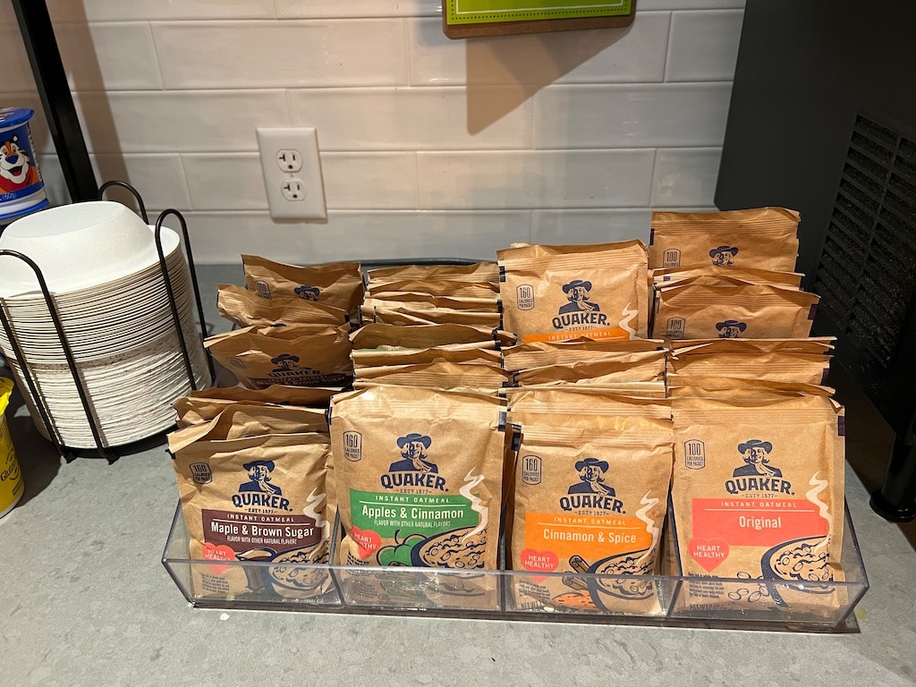 Hampton Inn Breakfast: What's in Store for You? (Hours & Menu Options ...